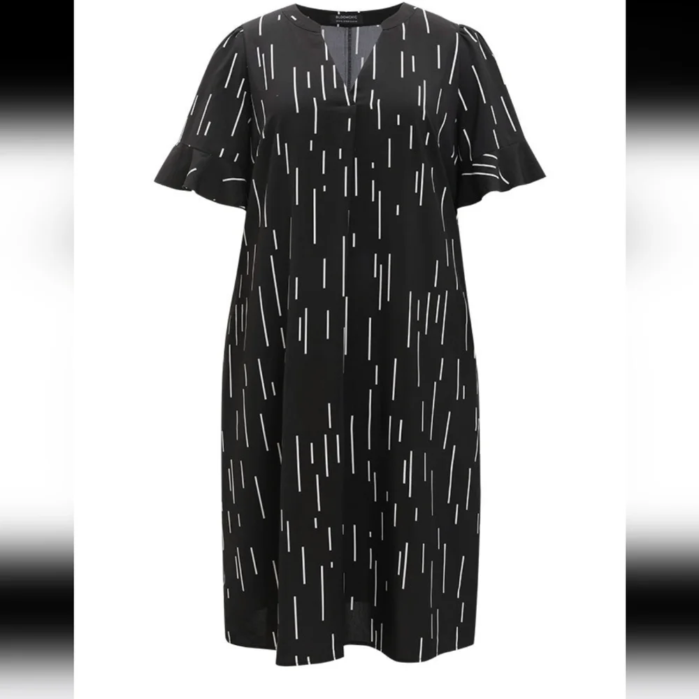 BloomChic | Dresses | Nwt Bloomchic 8w 2w Black Striped Ruffle Dress ...